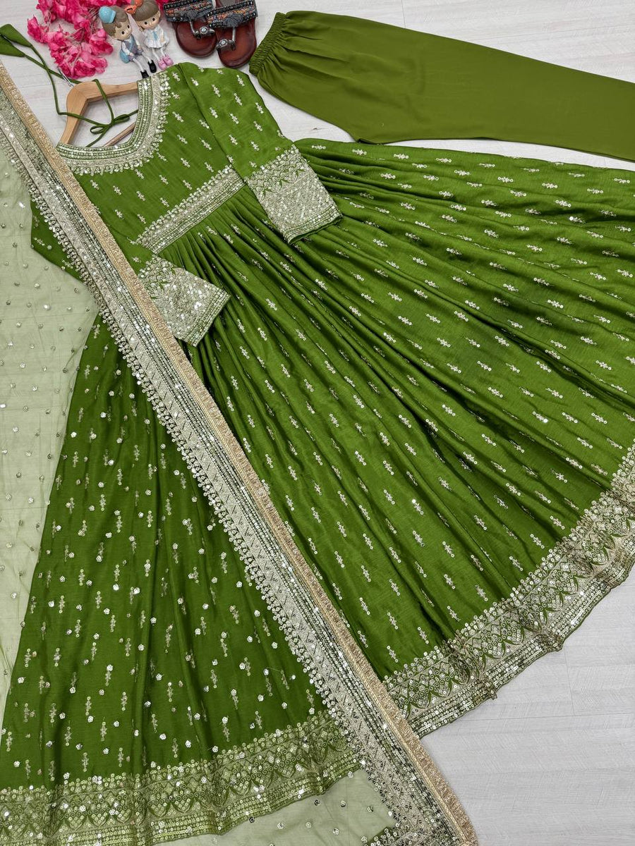 Wonderful Heavy Work Green Color Gown – vastracloth